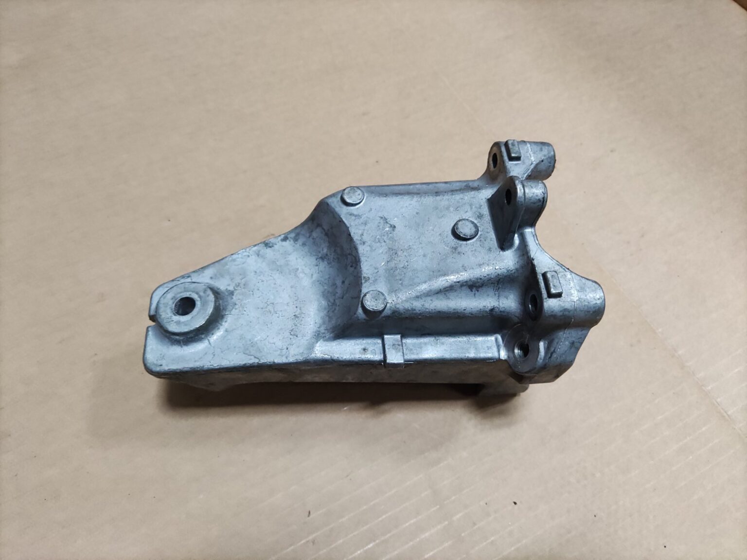 A2055050330 radiatoriaus apatinis ortakis