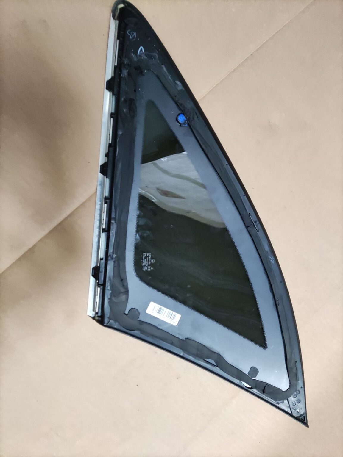 Mercedes Benz GLC kairės pusės galinis stiklas A2536703700