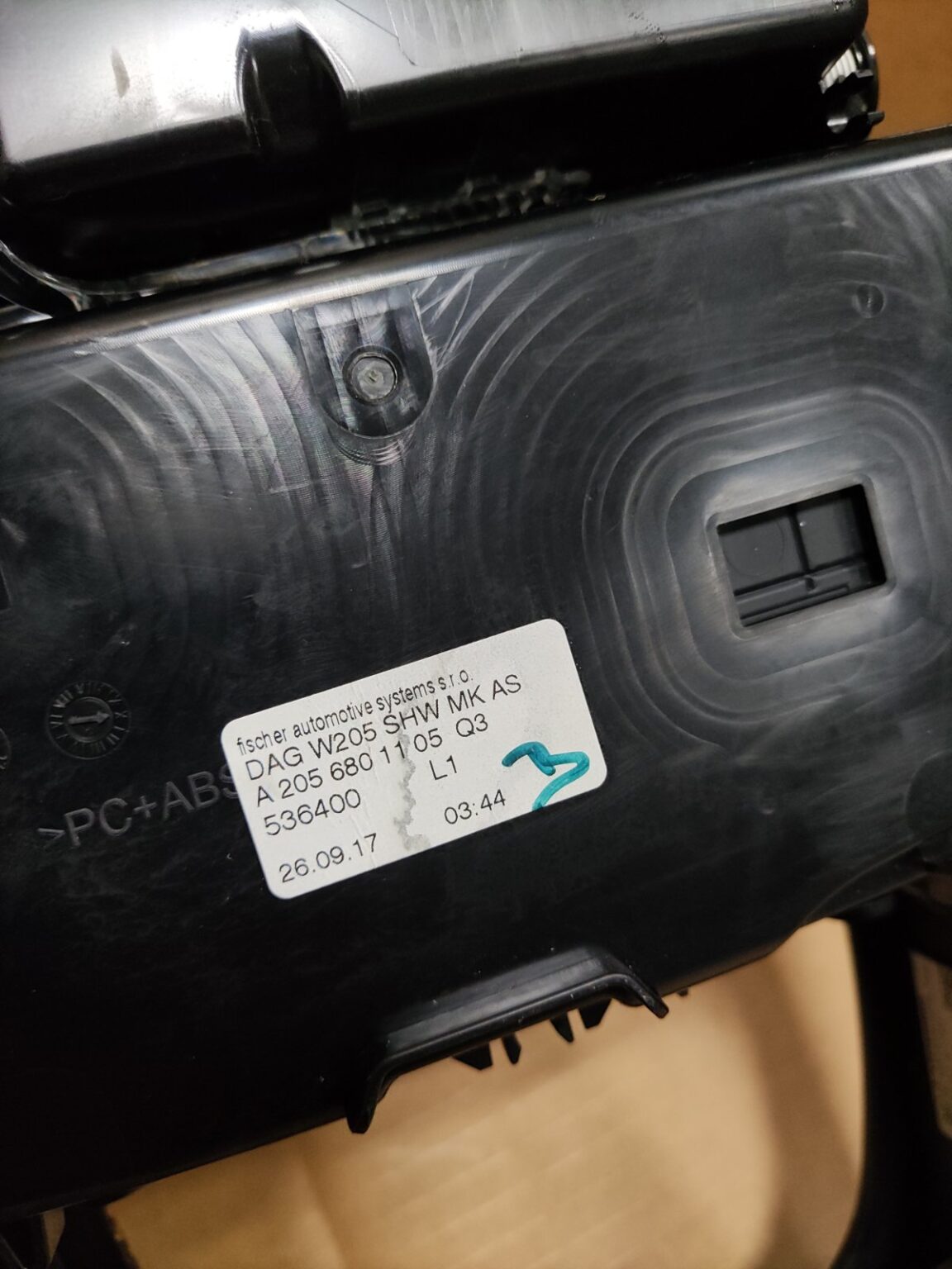 Mercedes Benz GLC C klasės salono apdaila A2056801105