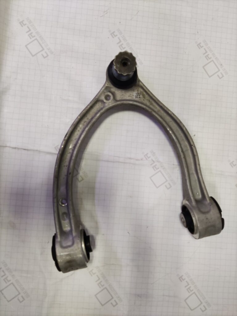 MERCEDES-BENZ Priekinė dešinė viršutinė šakė A2053305601