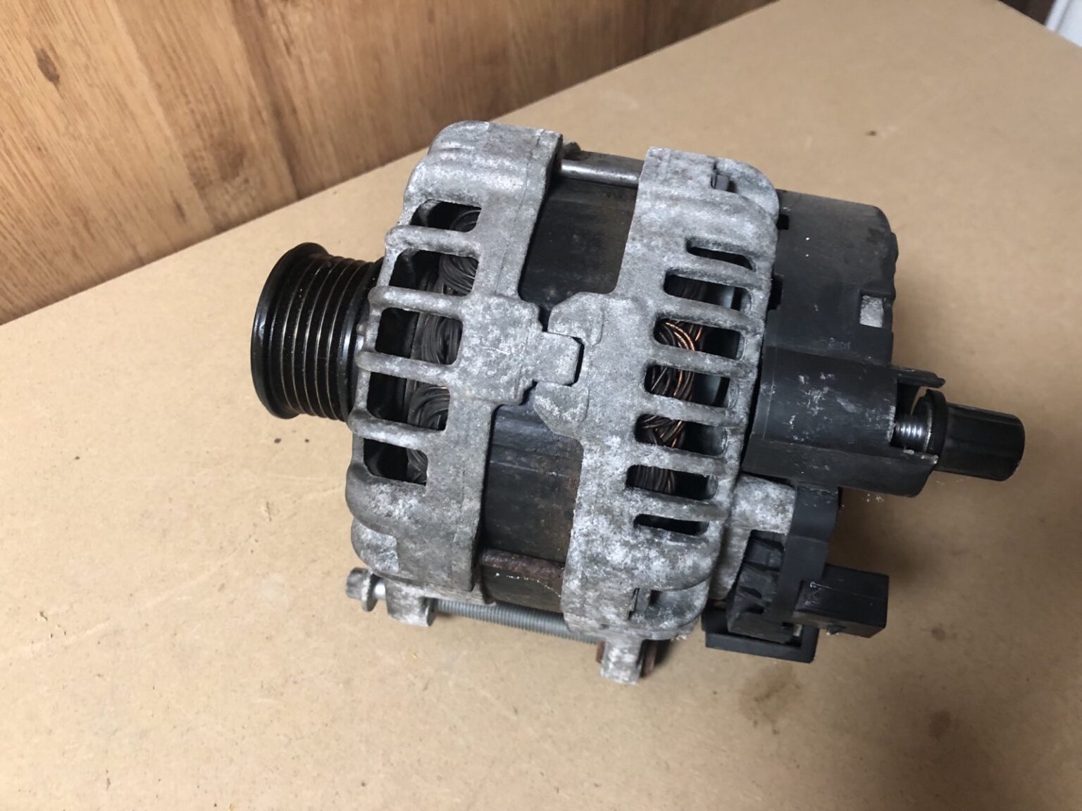 A0009062103 generatorius Mercedes benz