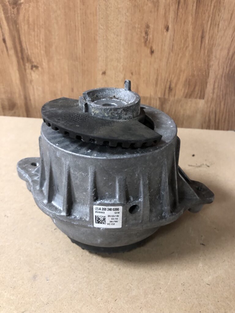 Mercedes Benz W205 variklio pagalvė A2052400200 – Mercedes benz ...